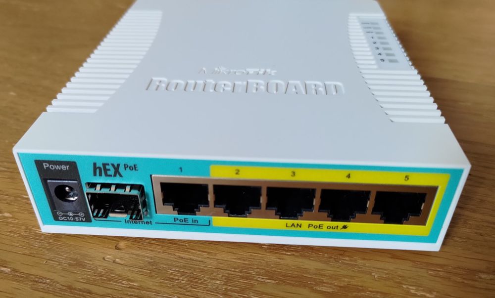 MikroTik hEX PoE RB960PGS 5-Port Gigabit + SPF (Neu (gemäss ...