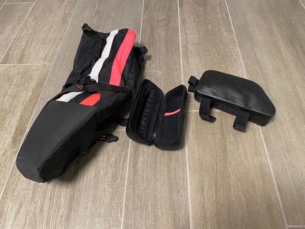 RAPHA ensemble bikepacking (Gebraucht) in Mézières VD für CHF 83 – mit ...