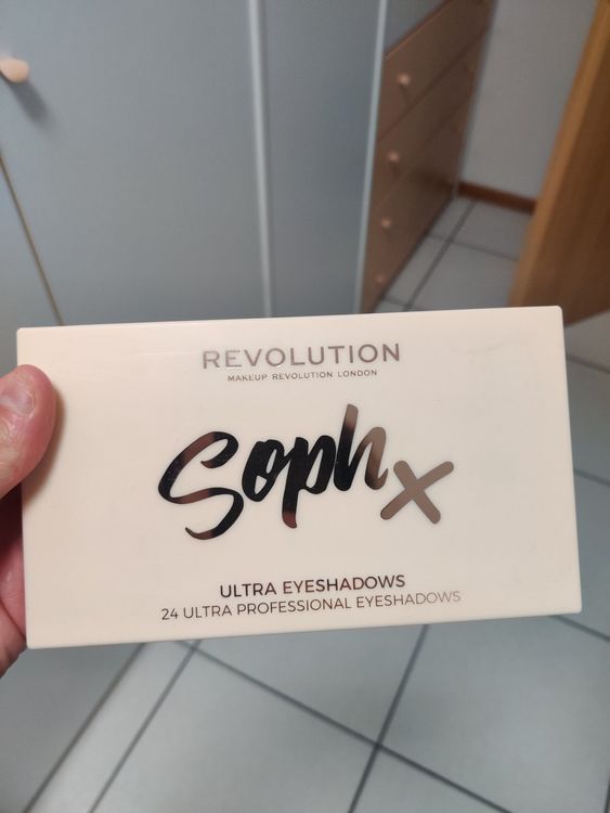 SophX Make up Revolution Palette (Gebraucht) in S. Pietro für CHF 7 – mit Lieferung auf Ricardo ...
