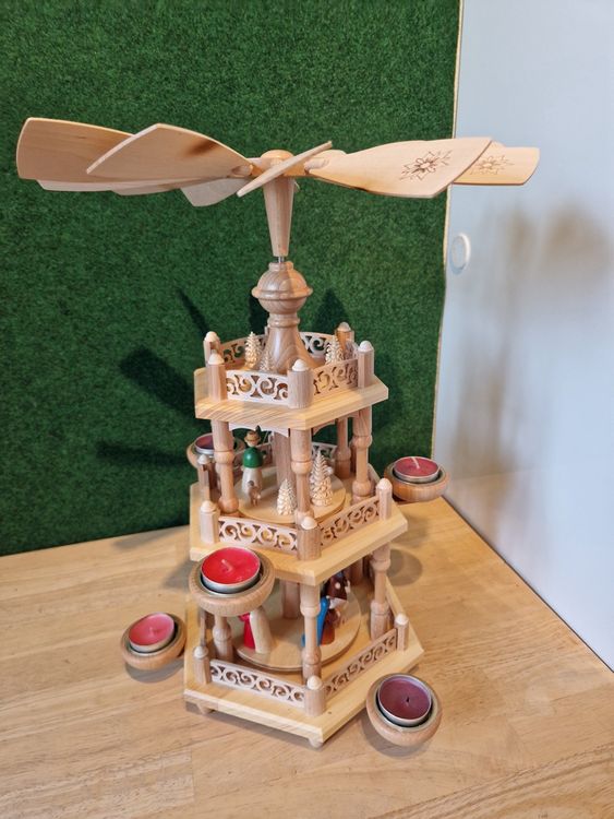 Weihnachts Pyramide aus Holz (Gebraucht) in Benken SG für CHF 30 – mit ...