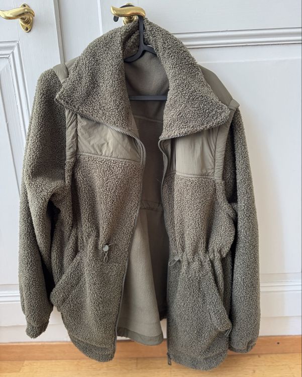 Oysho jacket (Neu (gemäss Beschreibung)) in Bern für CHF 50 – mit ...
