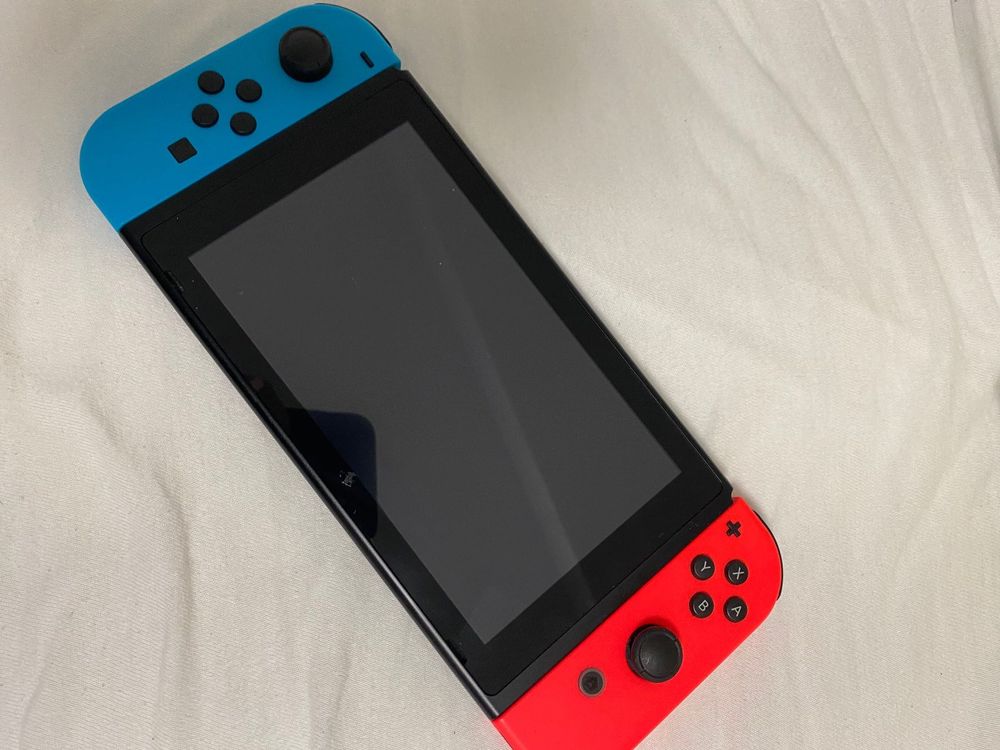 Nintendo Switch ( ohne Zubehör) (Gebraucht) in Reinach für CHF 140 ...