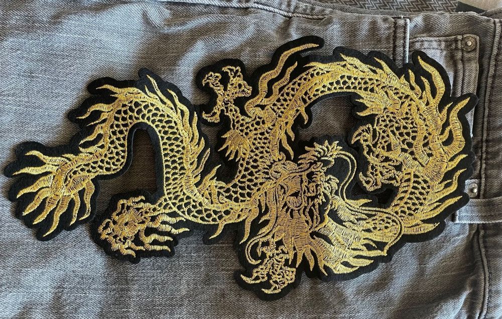 Drache Dragon PATCH zum Aufbügeln ca 1 x 29cm gold (Neu und originalverpackt) in Leuggern für ...