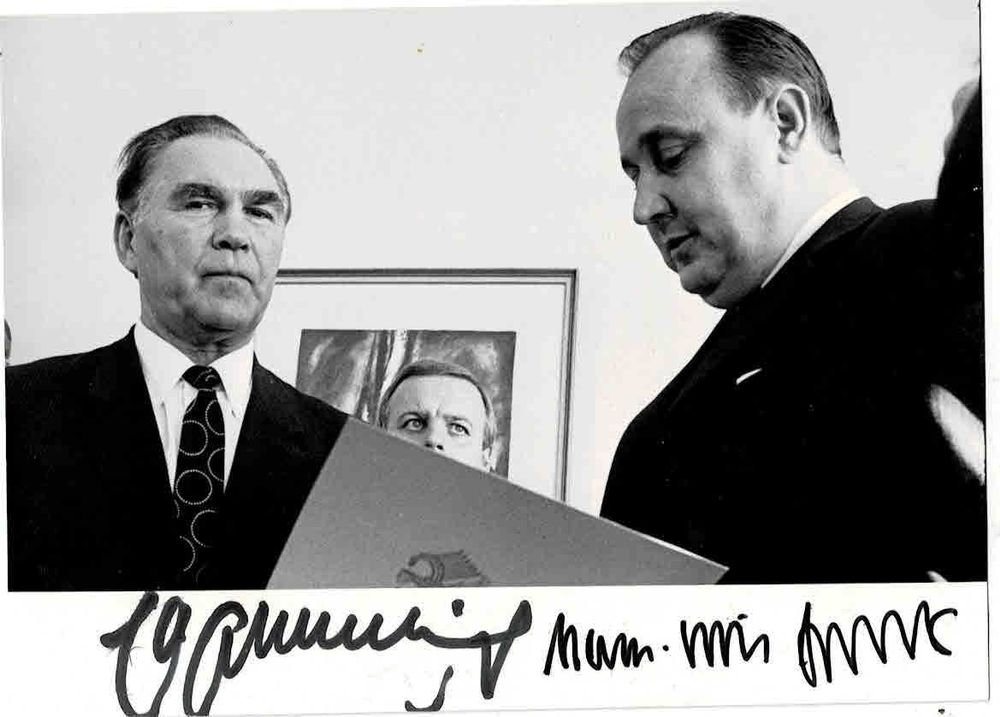 Hans dietrich genscher und Max Schmeling Box weltmeister (Gebraucht) in Sulz AG für CHF 15 – mit ...