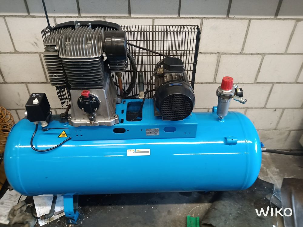 Fini Kompressor E.C.BK14-200F-4 400V 3kW Druckluft (Gebraucht) in für ...