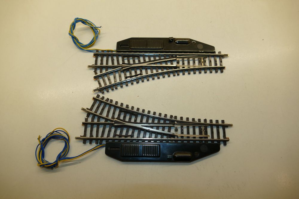 Märklin H0: K-Gleis Weichenpaar (K.Nr. 2261) Einheit 3 (Gebraucht) in Niederhasli für CHF 19 ...