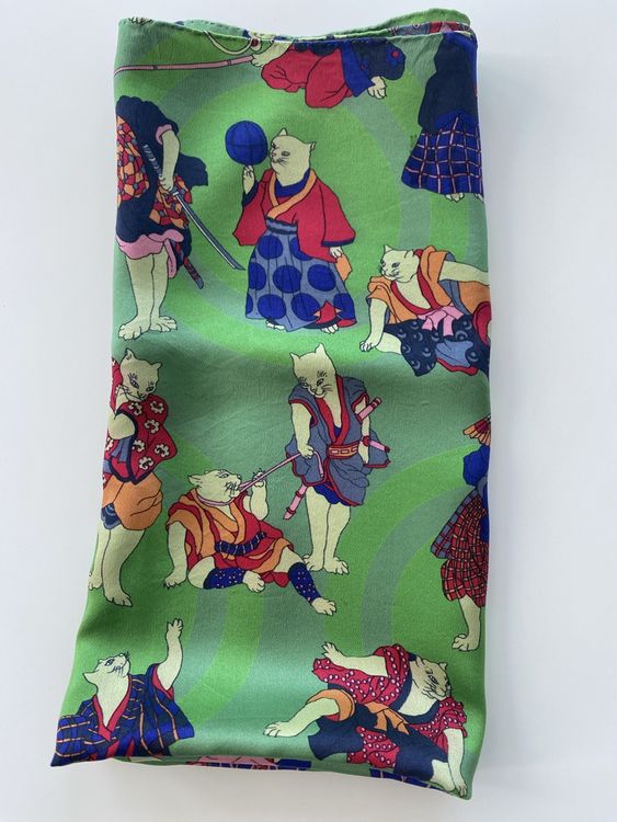 Seidenschal gross , Fabric Frontline? (Gebraucht) in Thalwil für CHF 25 ...