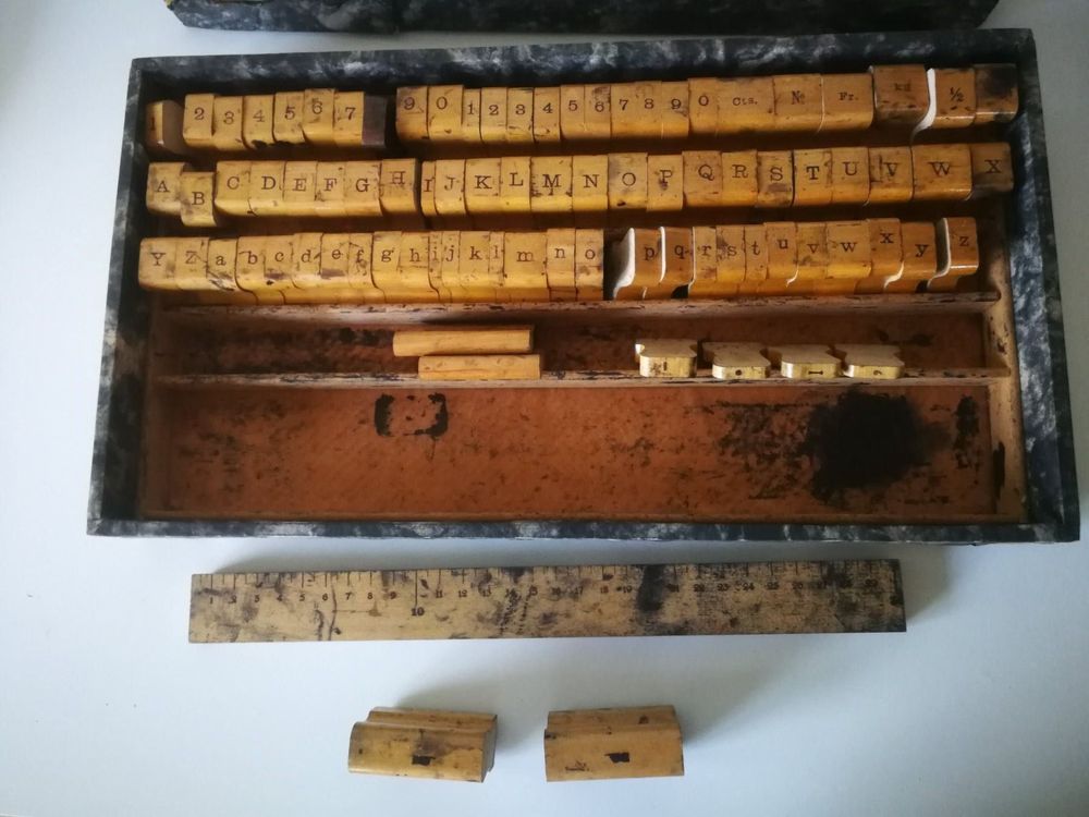 Stempelset antik Buchstaben ABC Zahlen (Gebraucht) in Beinwil am See ...