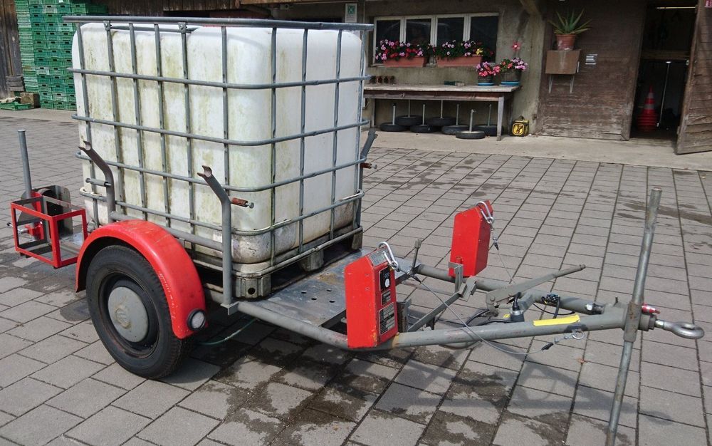 Anhänger mit Wassertank 1000L (Gebraucht) in Gampelen für CHF 355 – mit ...