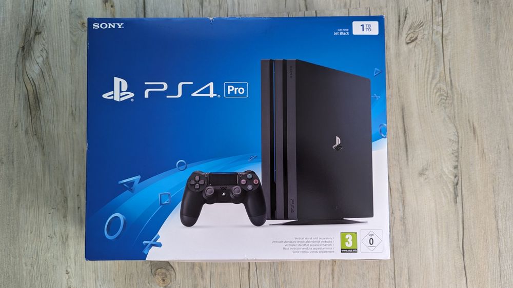 Sony Playstation 4 Pro / 4 Controller / 3xFifa / 1 TB HDD | Kaufen auf Ricardo