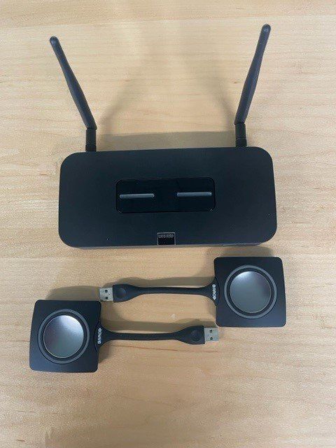 ClickShare CSM‑1 mit 2 Dongle und Netzteil | Kaufen auf Ricardo