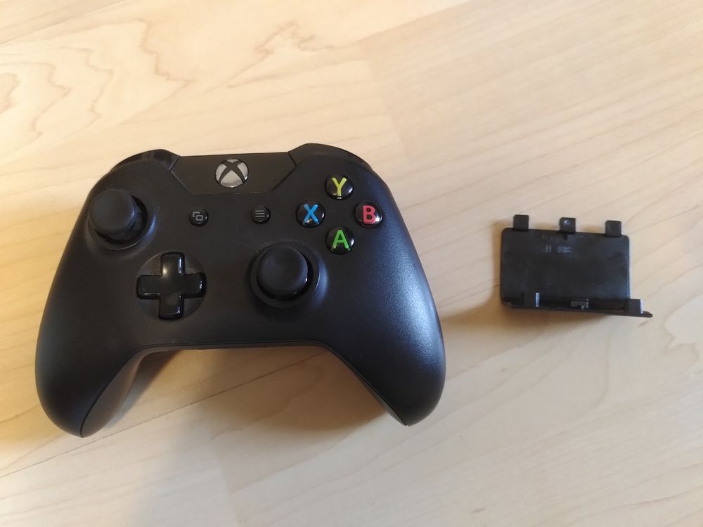 Xbox wireless controller, original (Gebraucht) in Zürich für CHF 23 ...