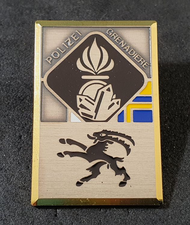 V571 - Pin Polizei Grenadiere Graubünden (Gebraucht) in Reinach BL für ...