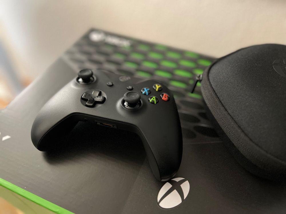 Microsoft Xbox Series X & Elite Wireless Controller Series 2 (Gebraucht ...