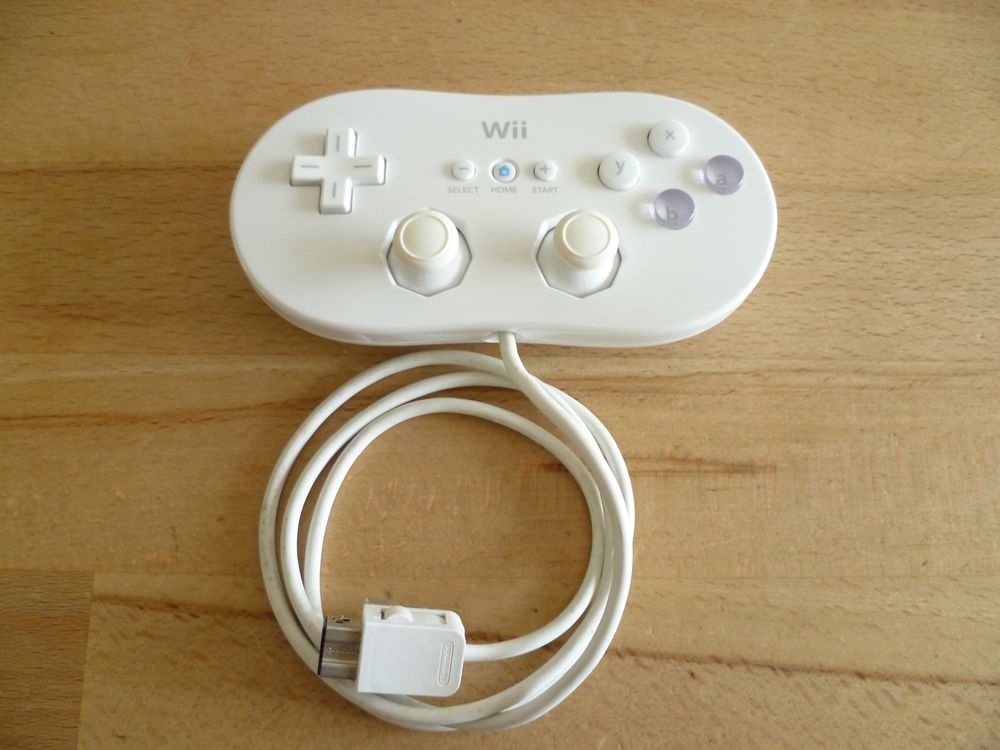 Originaler Nintendo Wii Classic Controller in Weiss | Kaufen auf Ricardo