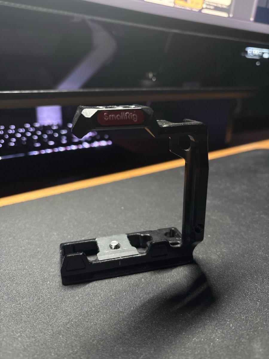 SMALL RIG HALF CAGE dès 1.-! (D'occasion) à Farvagny-le-Grand pour CHF ...