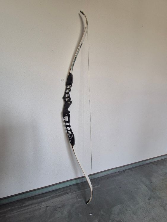 SAMICK Recurve Bogen Super Forged weiss/schwarz-für Teenager | Kaufen auf Ricardo