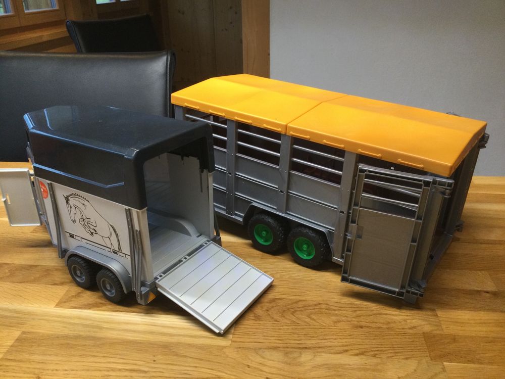 Bruder Viehtransporter Pack (Gebraucht) in Grund b. Gstaad für CHF 35 ...
