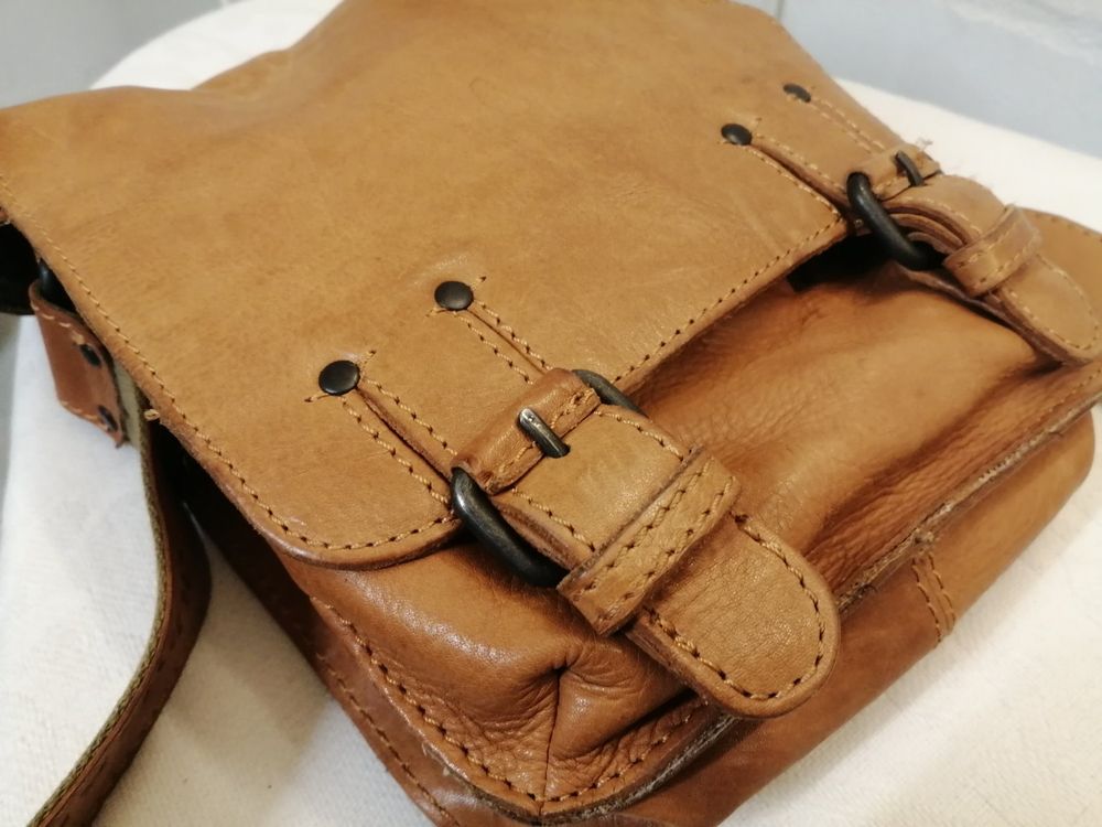 Leder Aunts & Uncles Umhängetasche für Damen (Gebraucht) in für CHF 20. ...