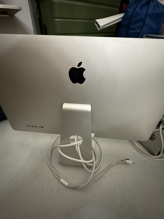 Zwei Apple LED Cinema Displays 27” – gebraucht, aber funktio (Gebraucht ...
