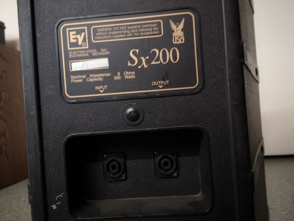 1 Paar Lautsprecher Electrovoice EV Sx-200 (Gebraucht) in Ibach für CHF 241 – nur Abholung auf ...