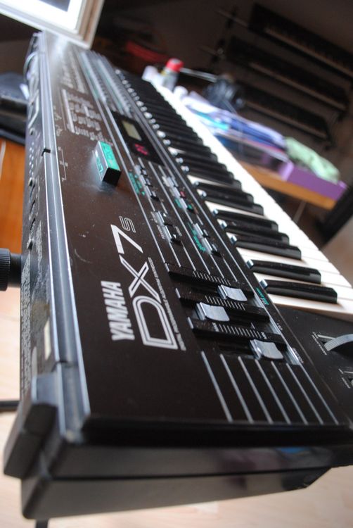 Yamaha DX7s Synthesizer (Defekt) in Aathal-Seegräben für CHF 162 – nur Abholung auf Ricardo kaufen