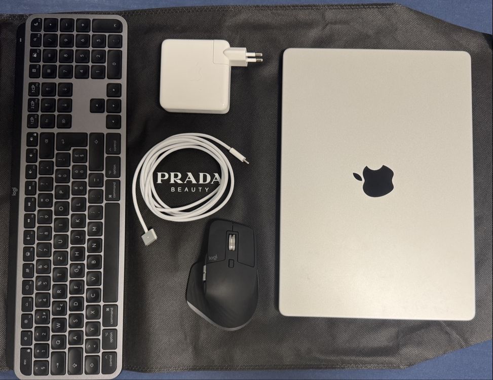 Macbook Pro M4 pro Chip 24gb ram 1000gb ssd ‼️NP~ 2400.- (Neu (gemäss ...