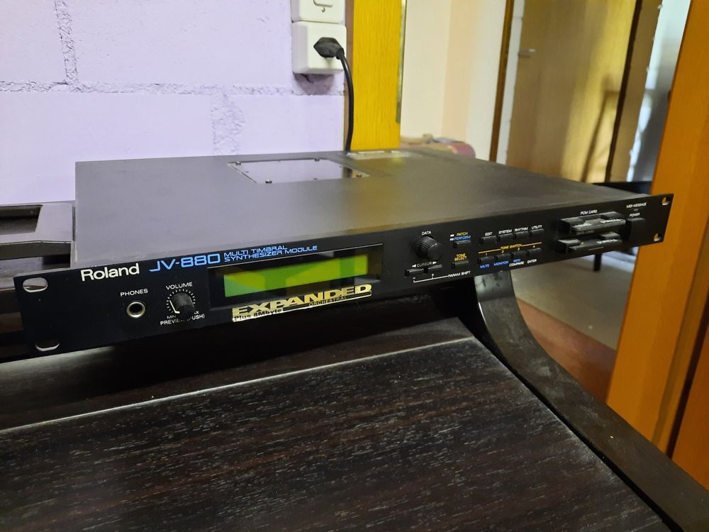 Roland JV-880 Multi Timbral Synthesizer Module | Kaufen auf Ricardo
