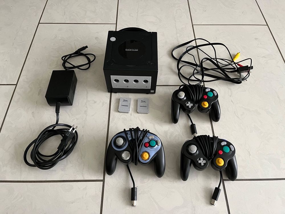 GameCube Konsole mit 3 Controllern und 2 MemoryCards | Kaufen auf Ricardo