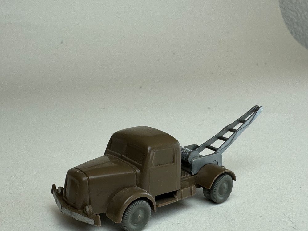 Wiking Henschel unterverglast Abschleppwagen blassbraun | Kaufen auf ...
