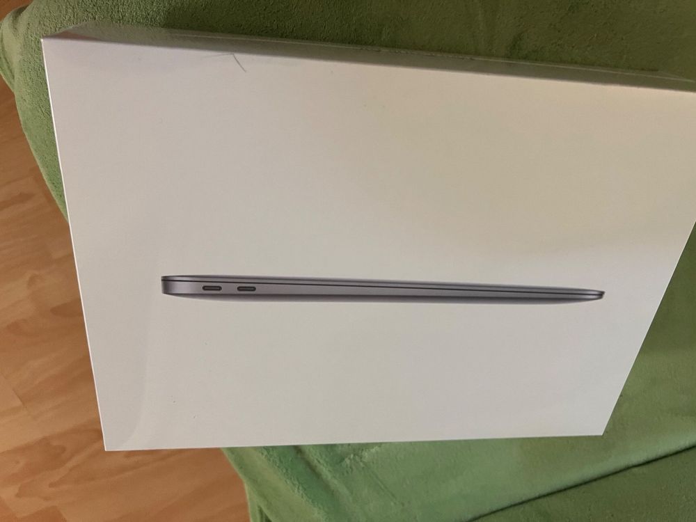 MacBook Air with Apple M1 Chip 8GB 256GB | Kaufen auf Ricardo