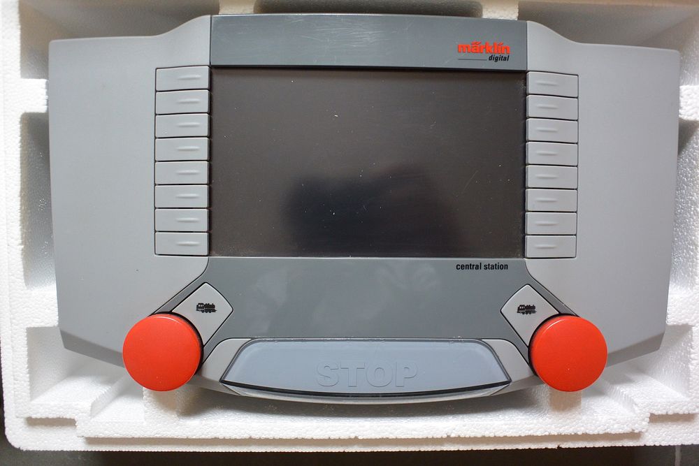 Märklin Central Station Digital 60213 plus Netzgerät (Gebraucht) in Uster für CHF 250 – mit ...