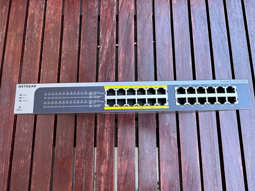 Netgear ProSAFE Plus with PoE JGS524PE 24 Port (Gebraucht) in ...