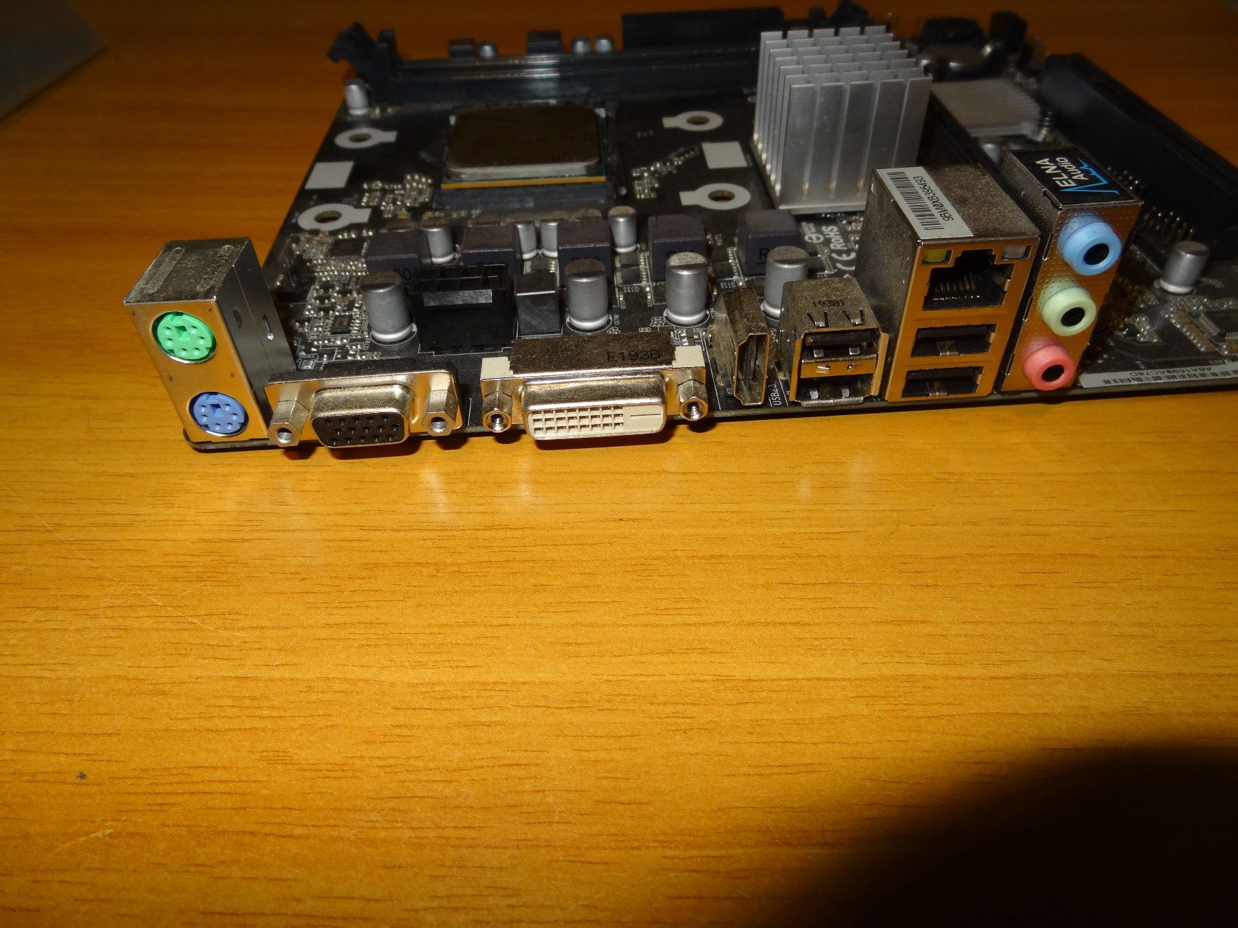 Asrock 760GM-HDV Mainboard mit AMD FX 8350 Sockel AM3+ (Gebraucht) in ...