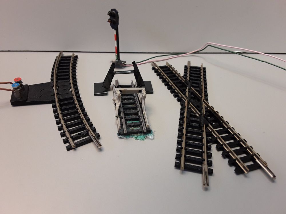 5 x Trix _ Signal _ Kreuzung _ Anschlussgleis _ etc. Spur N | Acheter sur Ricardo