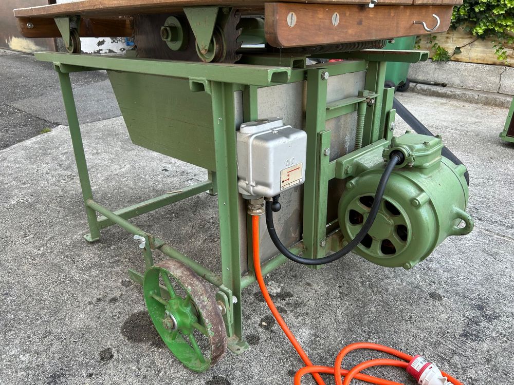 Brennholz Fräse (Gebraucht) in Heiligkreuz (Mels) für CHF 450 – nur Abholung auf Ricardo kaufen