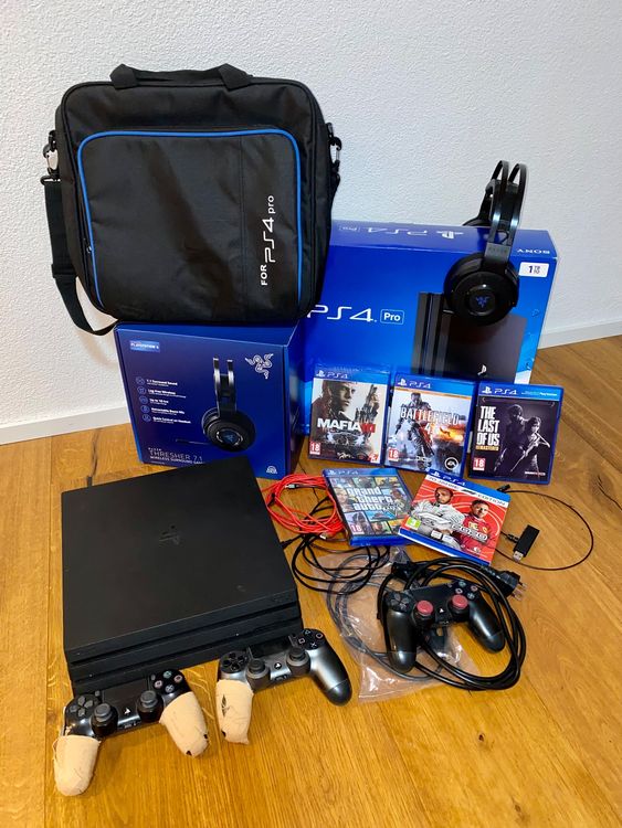 Zu verkaufen PS4 Pro 1TB inkl. 5 Spielen und viel Zubehör (Gebraucht ...