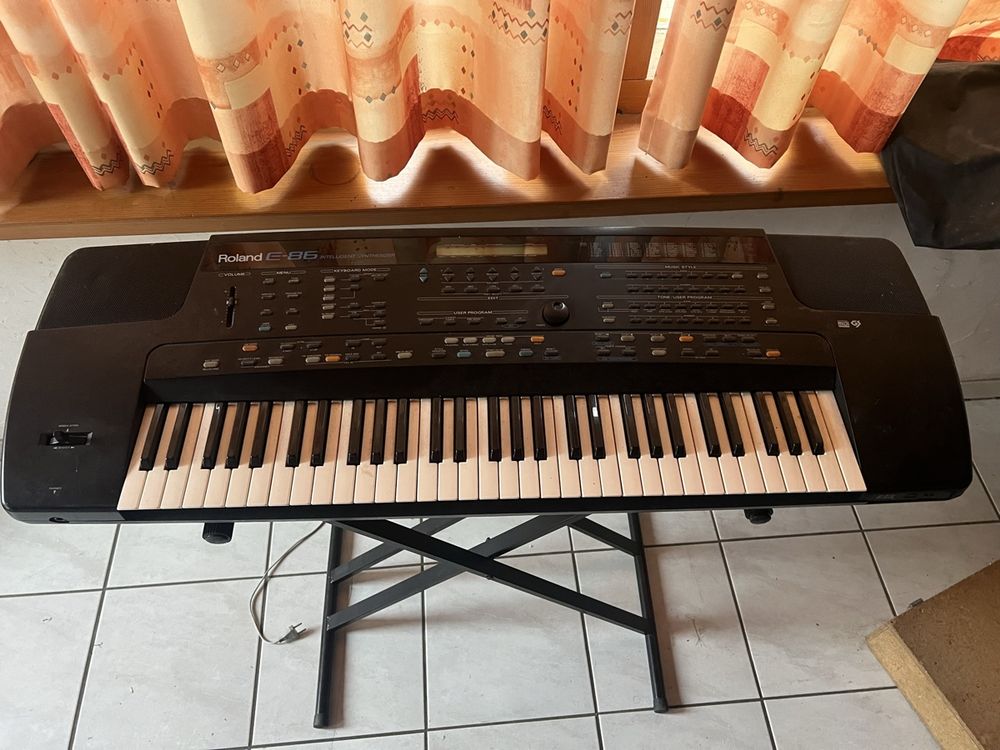 Roland E-86 (D'occasion) à glovelier pour CHF 50 – retrait uniquement | Acheter sur Ricardo