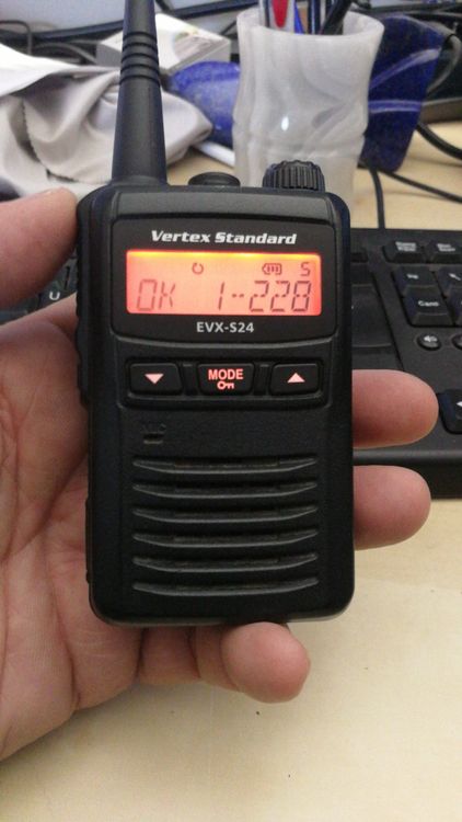 Vertex Standard EVX_S24 DMR Portable Two-Way Radiotrasmitter (Gebraucht ...