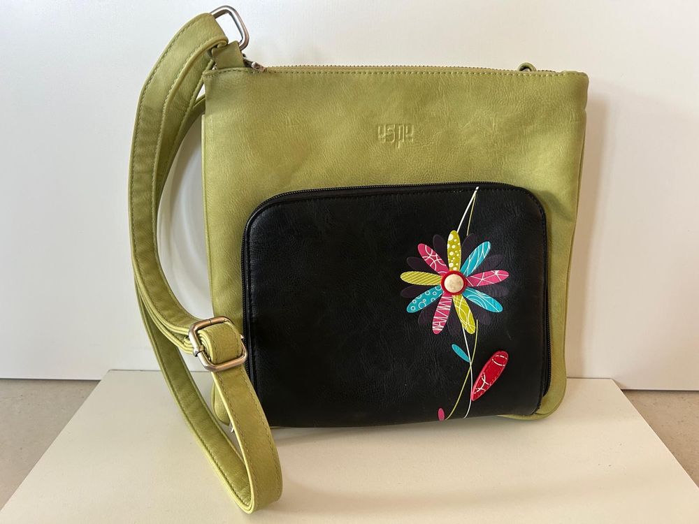 Sac à main en cuir végétal (Gebraucht) in Montfaucon für CHF 25 – mit ...