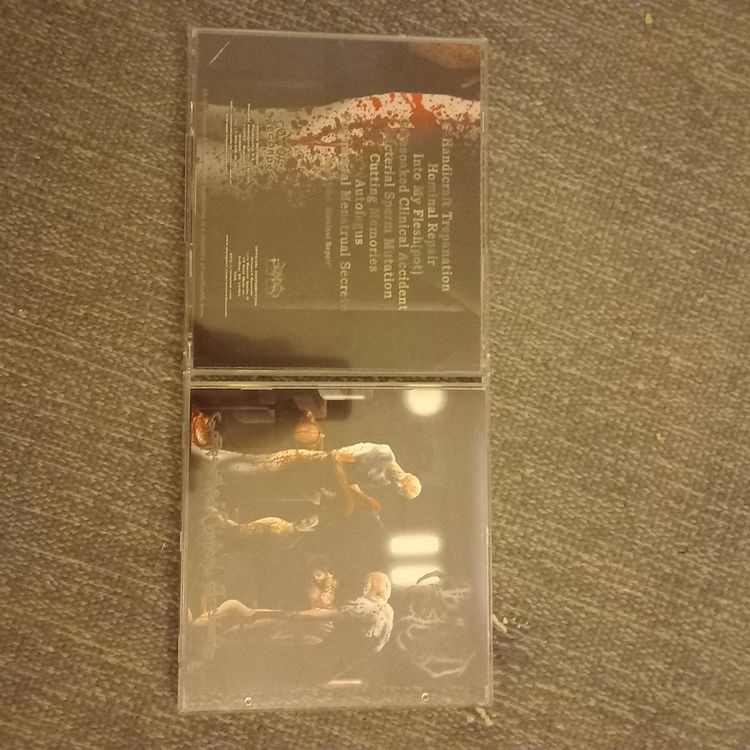 Aborted fetus- goresoaked.... (Gebraucht) in St-Cergue für CHF 19.9 ...