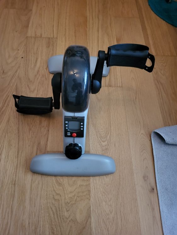 Mini Hometrainer Fitnessgerät Arm und Bein Pedal | Kaufen auf Ricardo
