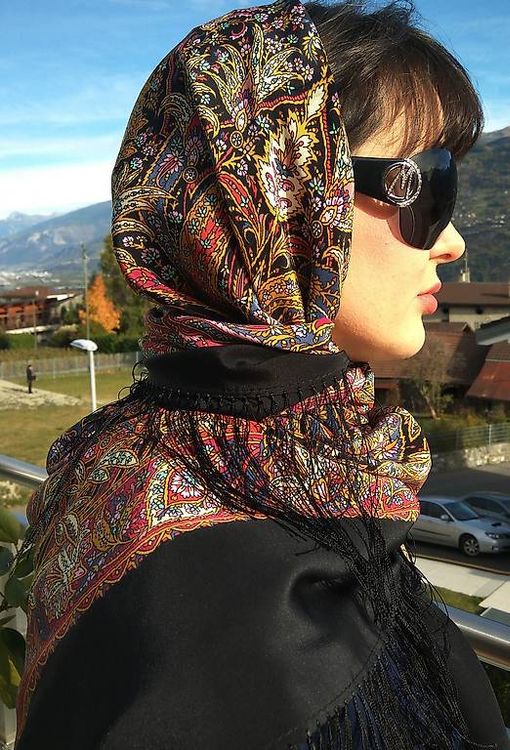 Superbe Grand foulard / châle en soie (jamais porté) (Neuf avec ...