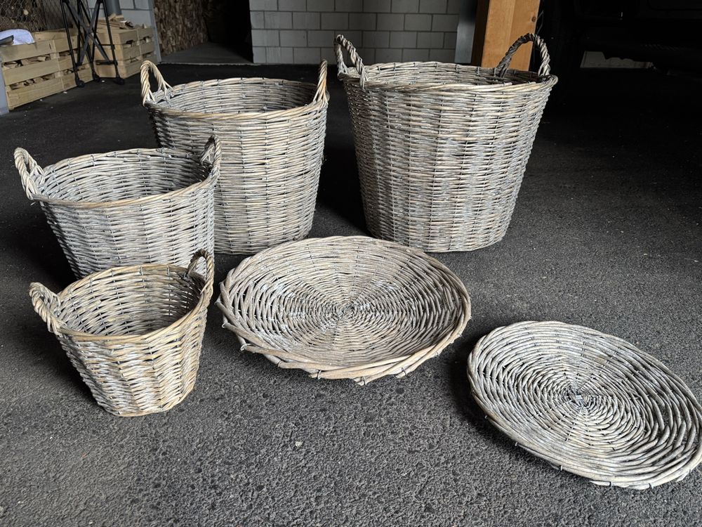 4 Körbe mit Henkel + 2 Korbschalen (Gebraucht) in Oftringen für CHF 30 ...