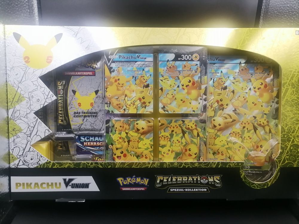 Pokémon Celebrations Box Pikachu | Kaufen auf Ricardo