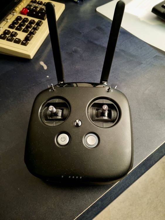 DJI FPV Controller V1 (Mode 2, Throttle Links) (Gebraucht) in Gutenswil ...