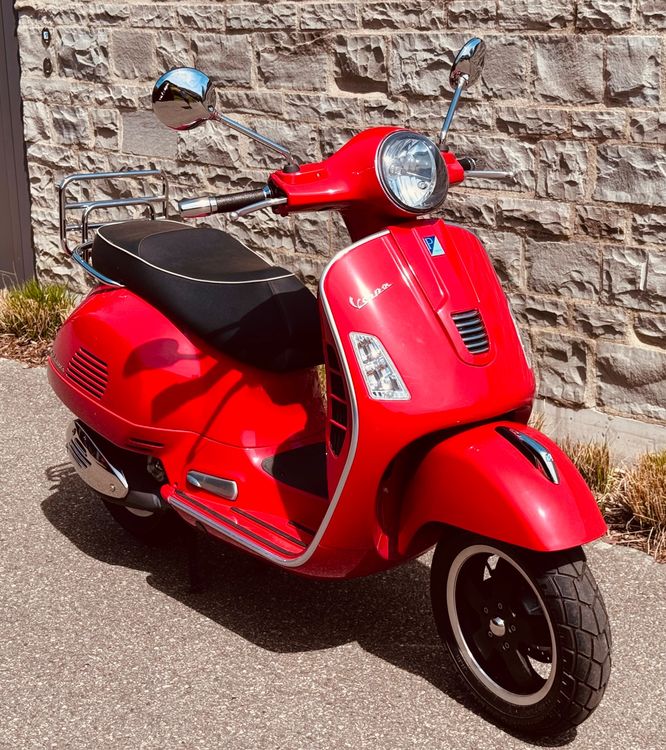 Vespa GTS Super300 *** frisch ab MFK 26.4.2024 *** wenig km! (Gebraucht) in Pfäffikon SZ für CHF ...