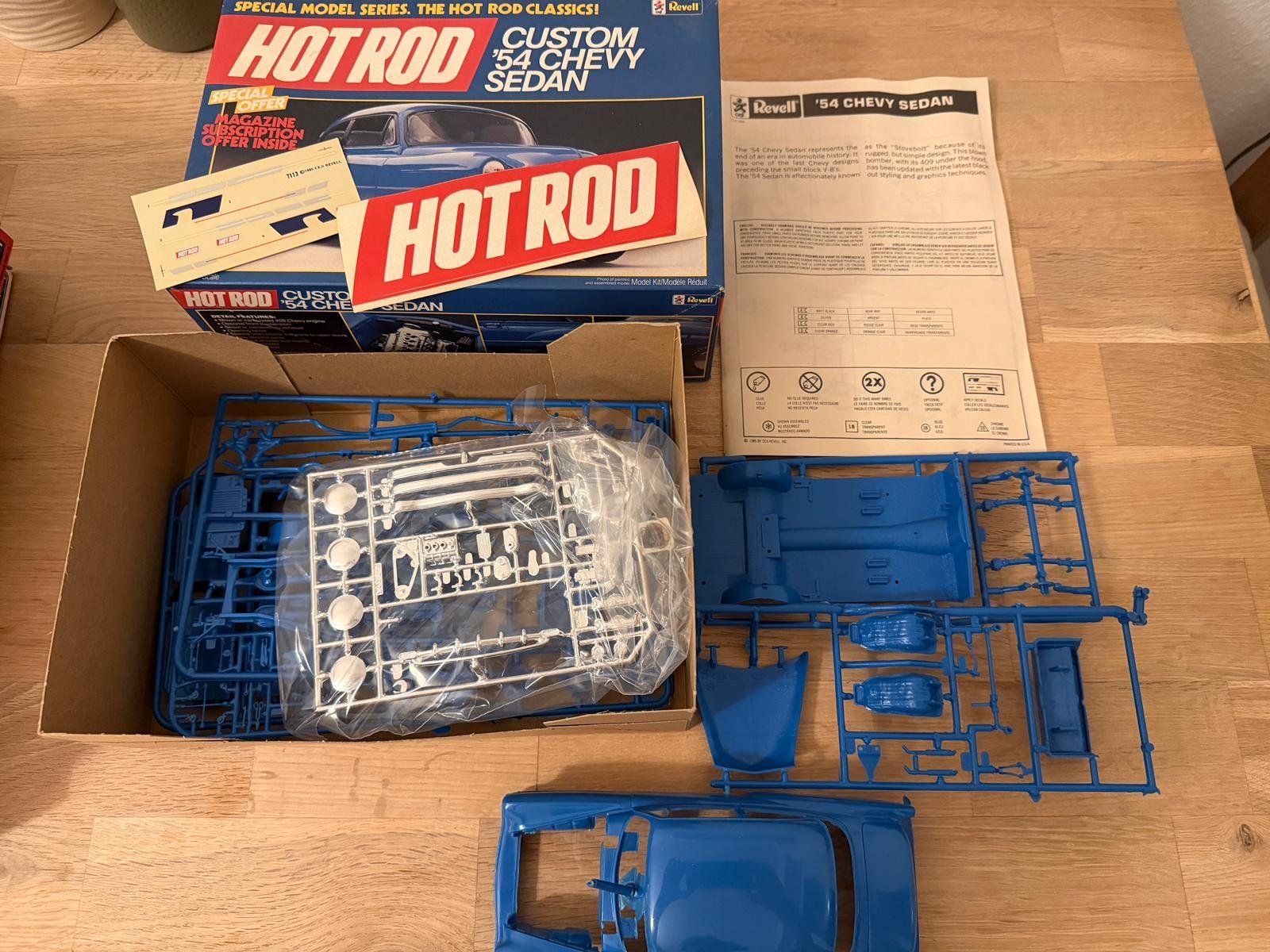 Hot Rod Custom ’54 Chevy Sedan – Revell Special Model – 1:25 (Neu und ...