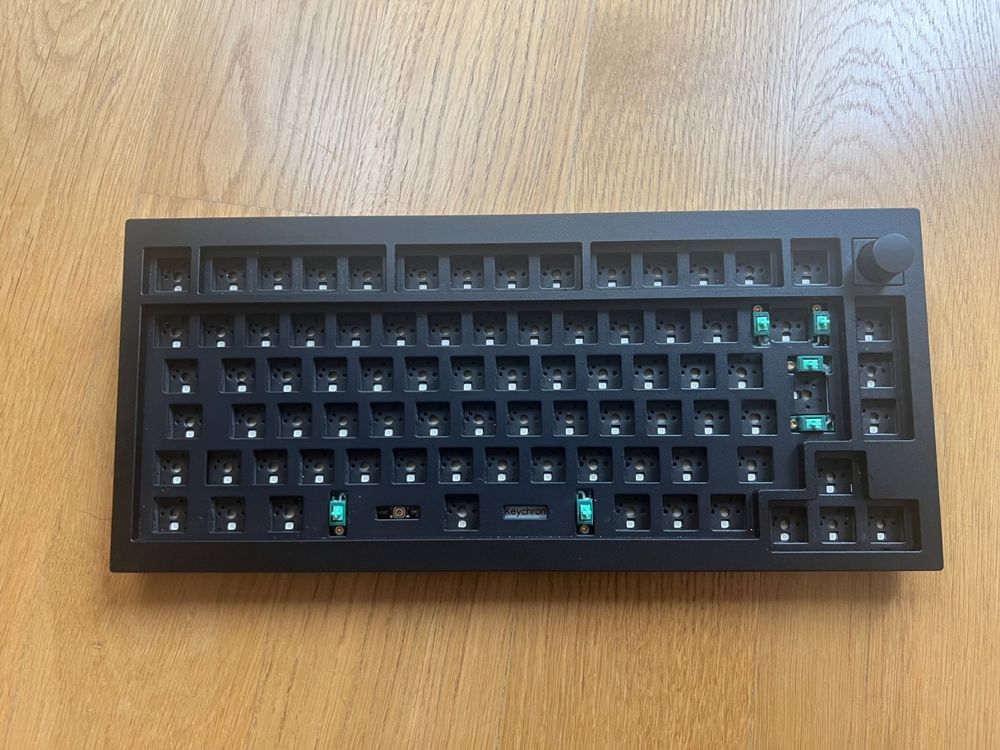 Keychron Q1 QMK Barebone ISO Carbon Black mit Knob ab 1 CHF! (Gebraucht) in Zürich für CHF 103 ...