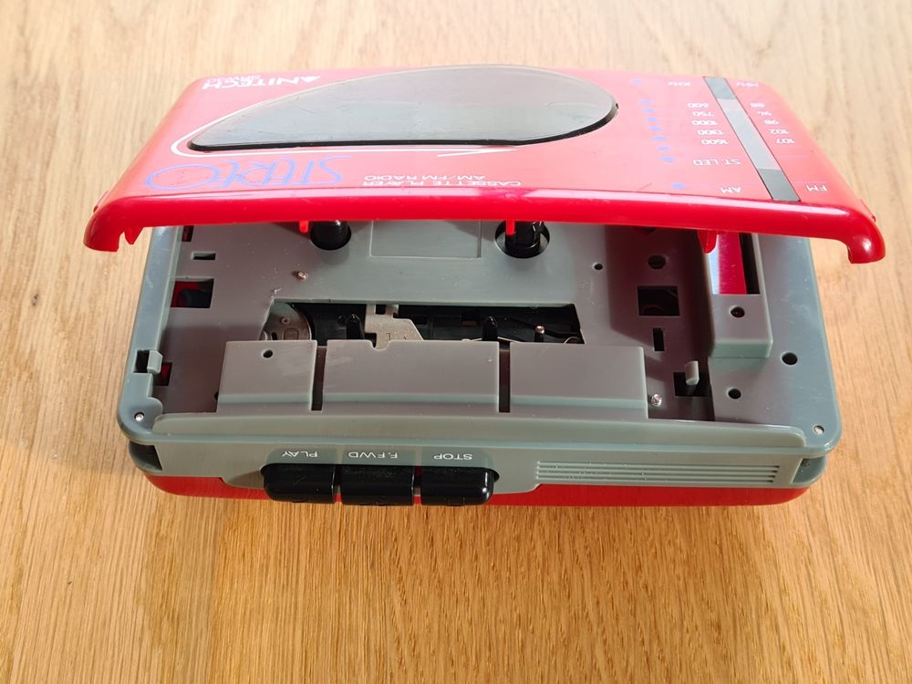 Vintage Stereo Walkman mit Radio und Kassette - Funktioniert (Gebraucht ...
